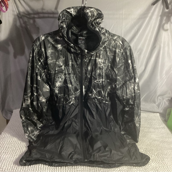Oakley | Jackets & Coats | Oakley Mens Large Black Lightweight Hooded ...